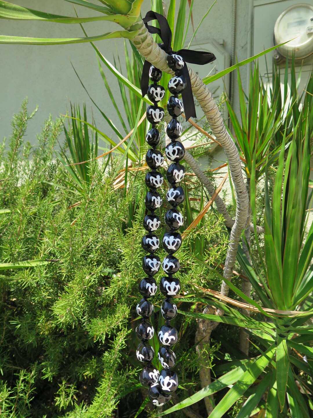 Black Kukui Nut Lei White Honu Turtle Hawaiian Luau Wedding Graduation ...