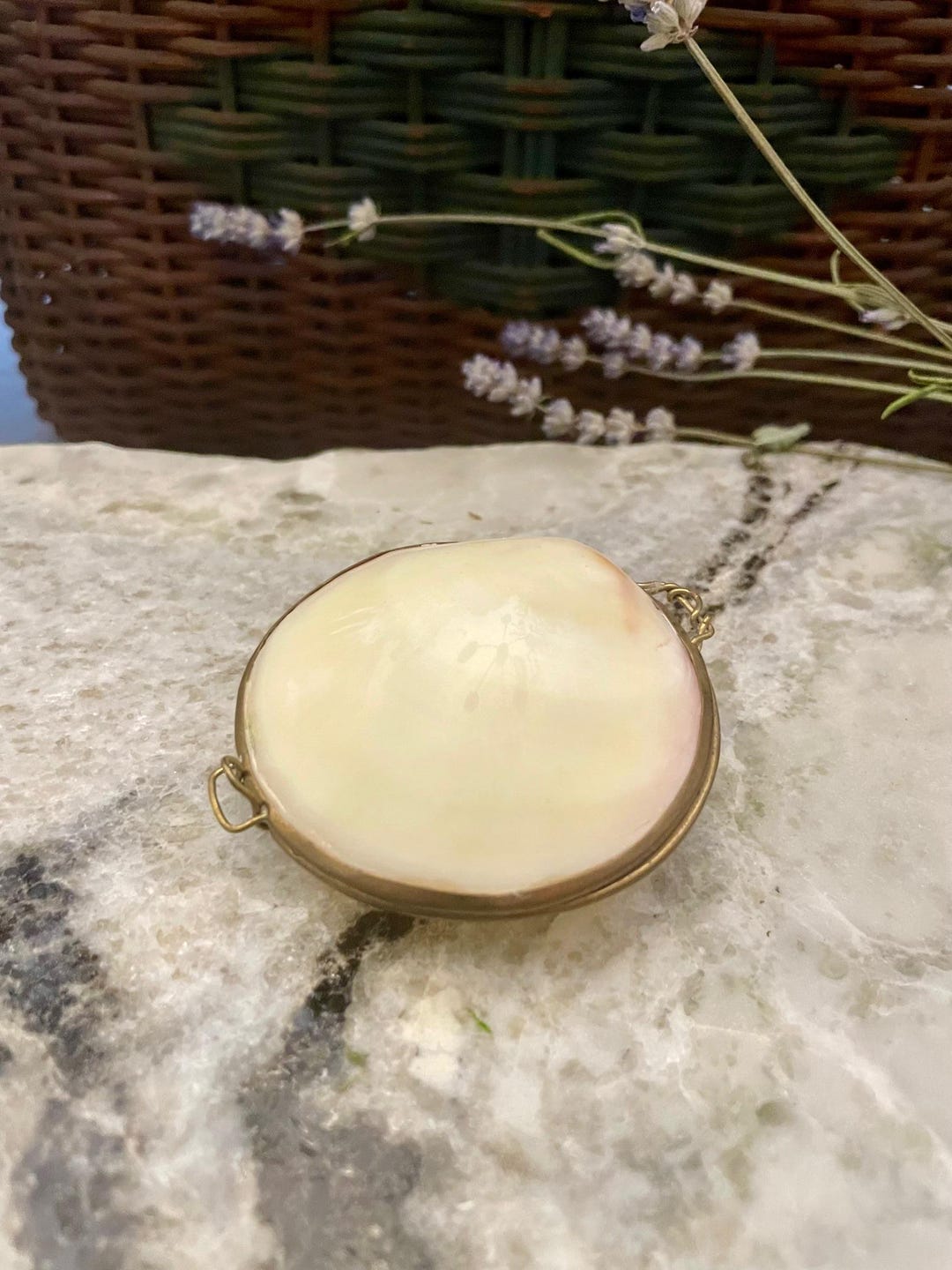 Vintage Clam Shell Trinket Box With Brass Hardware - Etsy