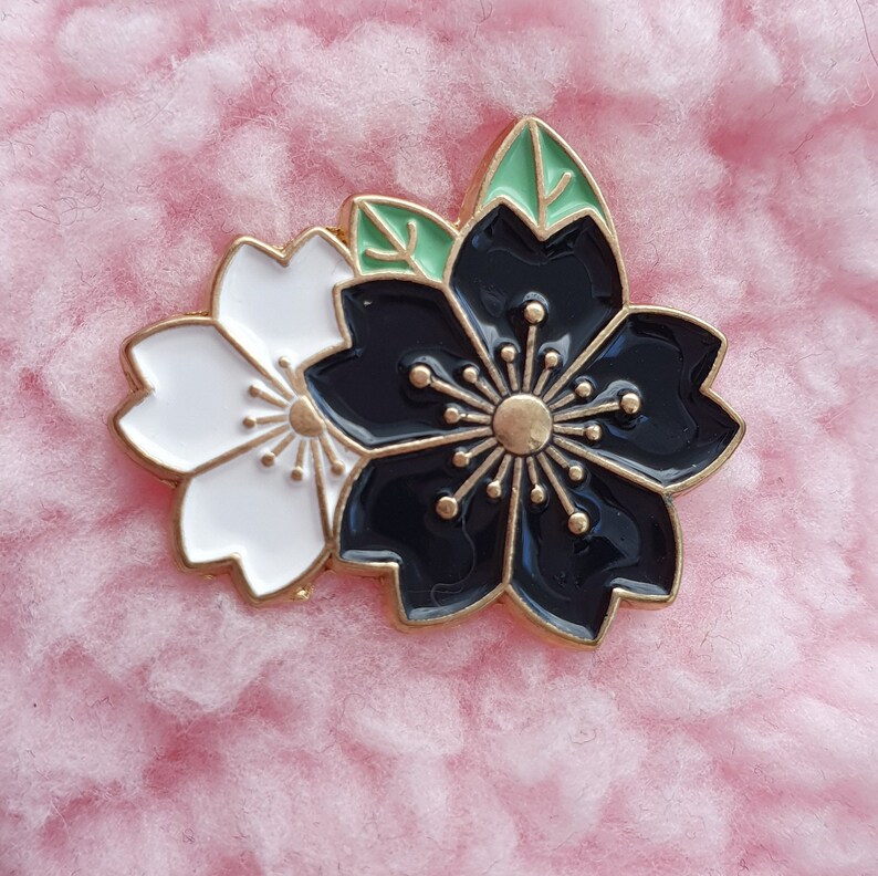Flower Enamel Pin Badges, Flower, Blossom, Sakura, Kawaii, Pin, Pins ...