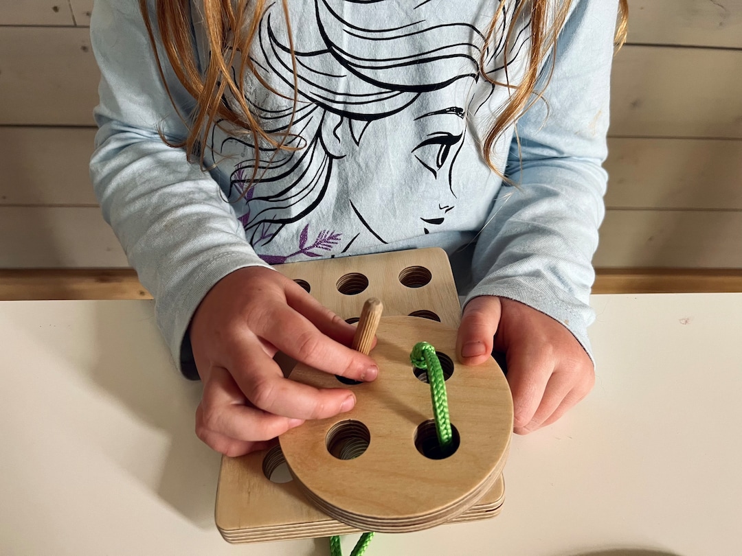 Juguete de cordones Montessori. Regalo educativo de costura de botones ...