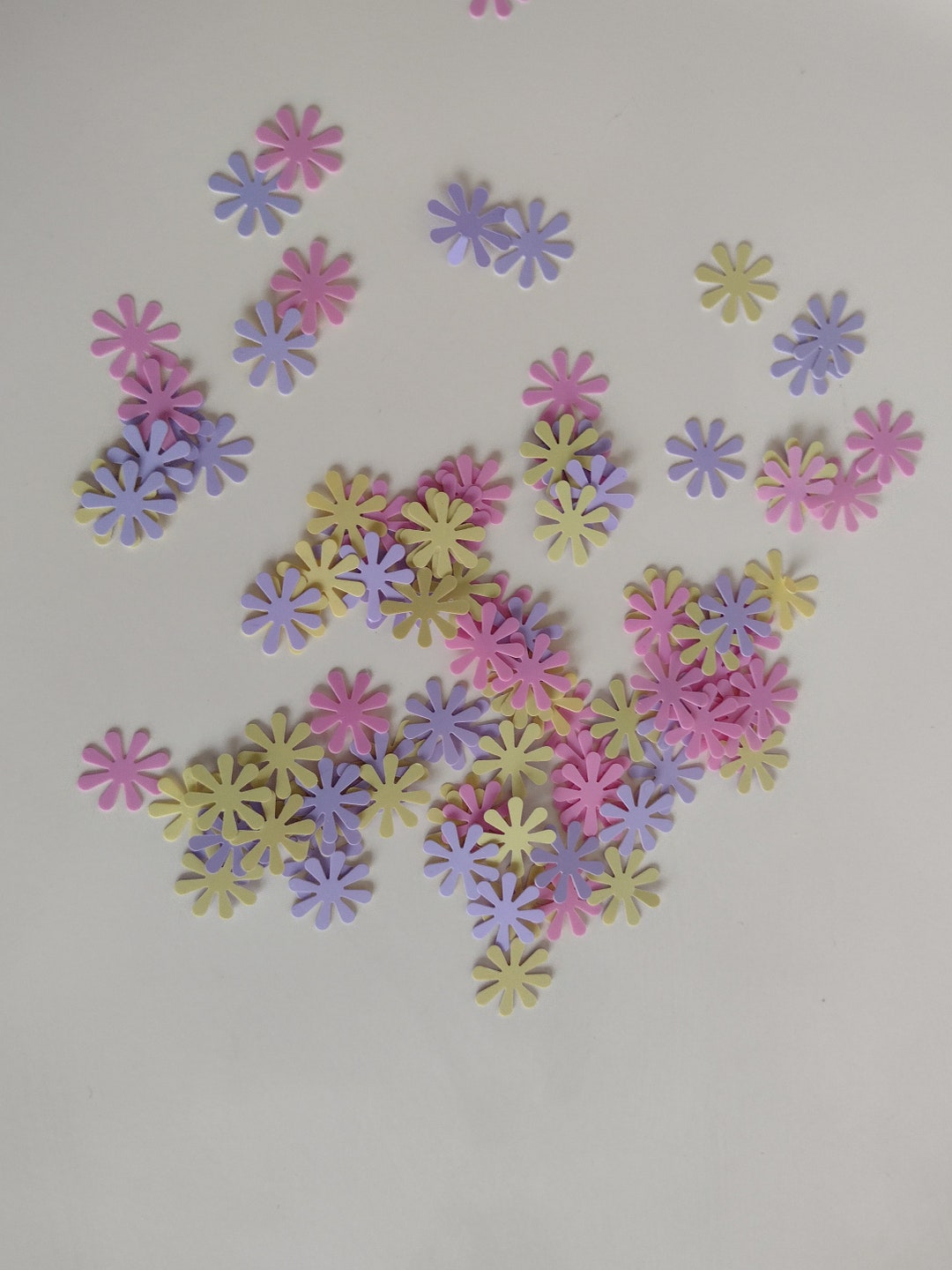 Confetti - Plastic Flower Confetti - 1 Pack - Etsy