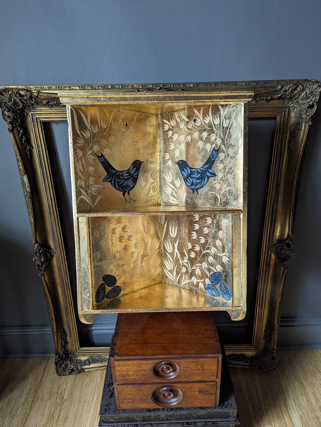 Vintage Gilded Hand Painted Corner Shelf Blackbird and White Botanical ...