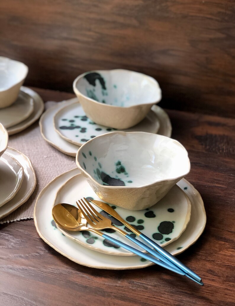 Green Spotted Stoneware Dinnerware Set for 4: Modern Ceramic Plates ...