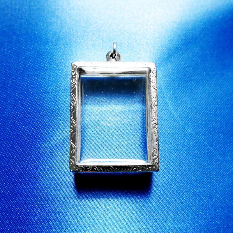 Shadow Box Necklace - Etsy