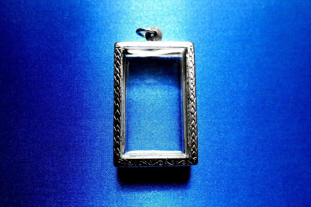 Shadow Box Pendants, Engraved Display Case, Botanical Pendants, Resin ...