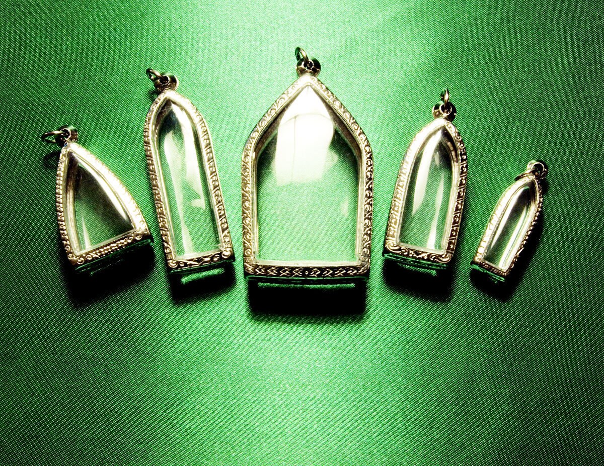 Shadow Box Pendants Terrarium Locket Gothic Arch Reliquary - Etsy