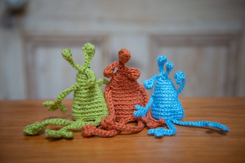 Crochet Alien Finger Puppets - Etsy
