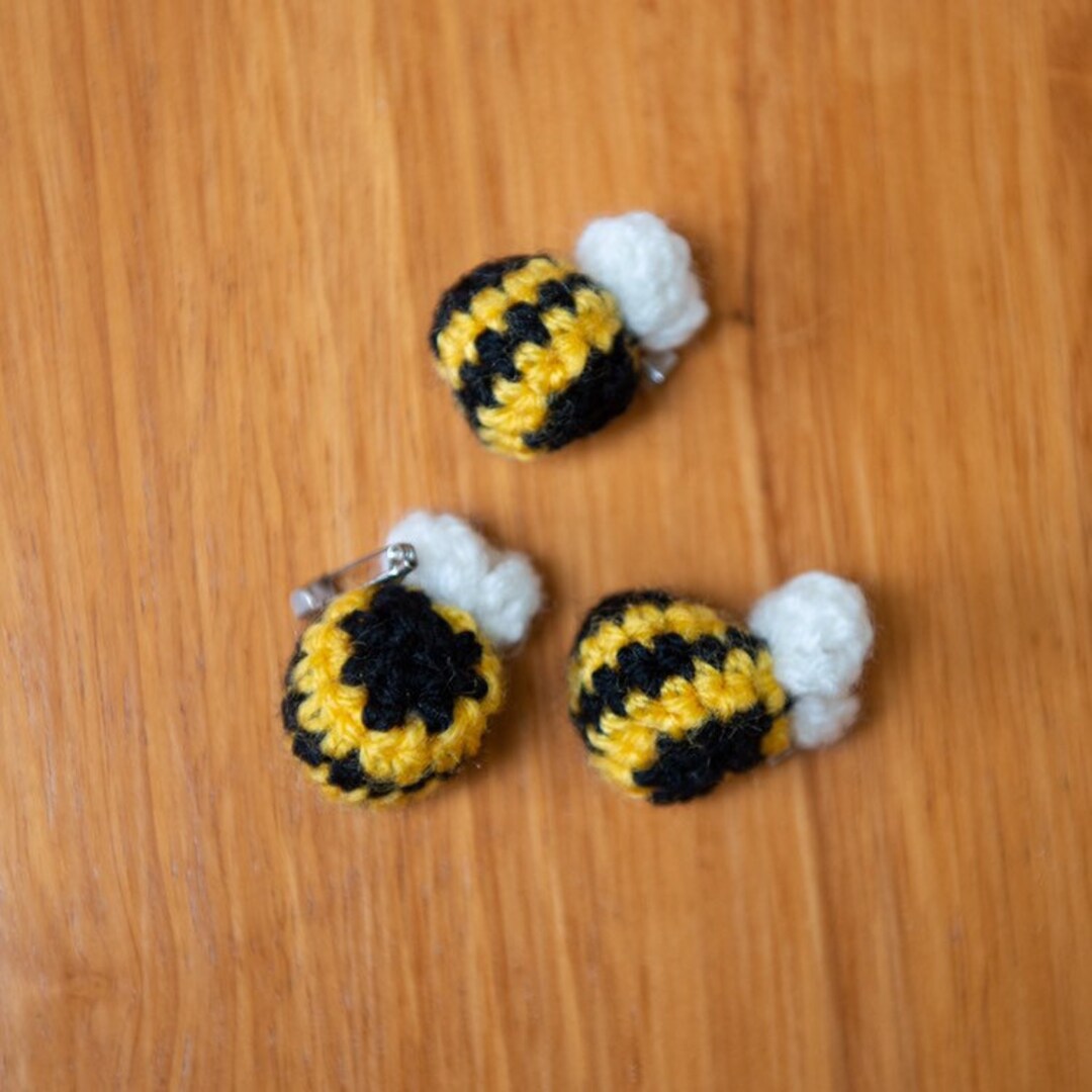 Crochet Bumble Bee Badges - Etsy