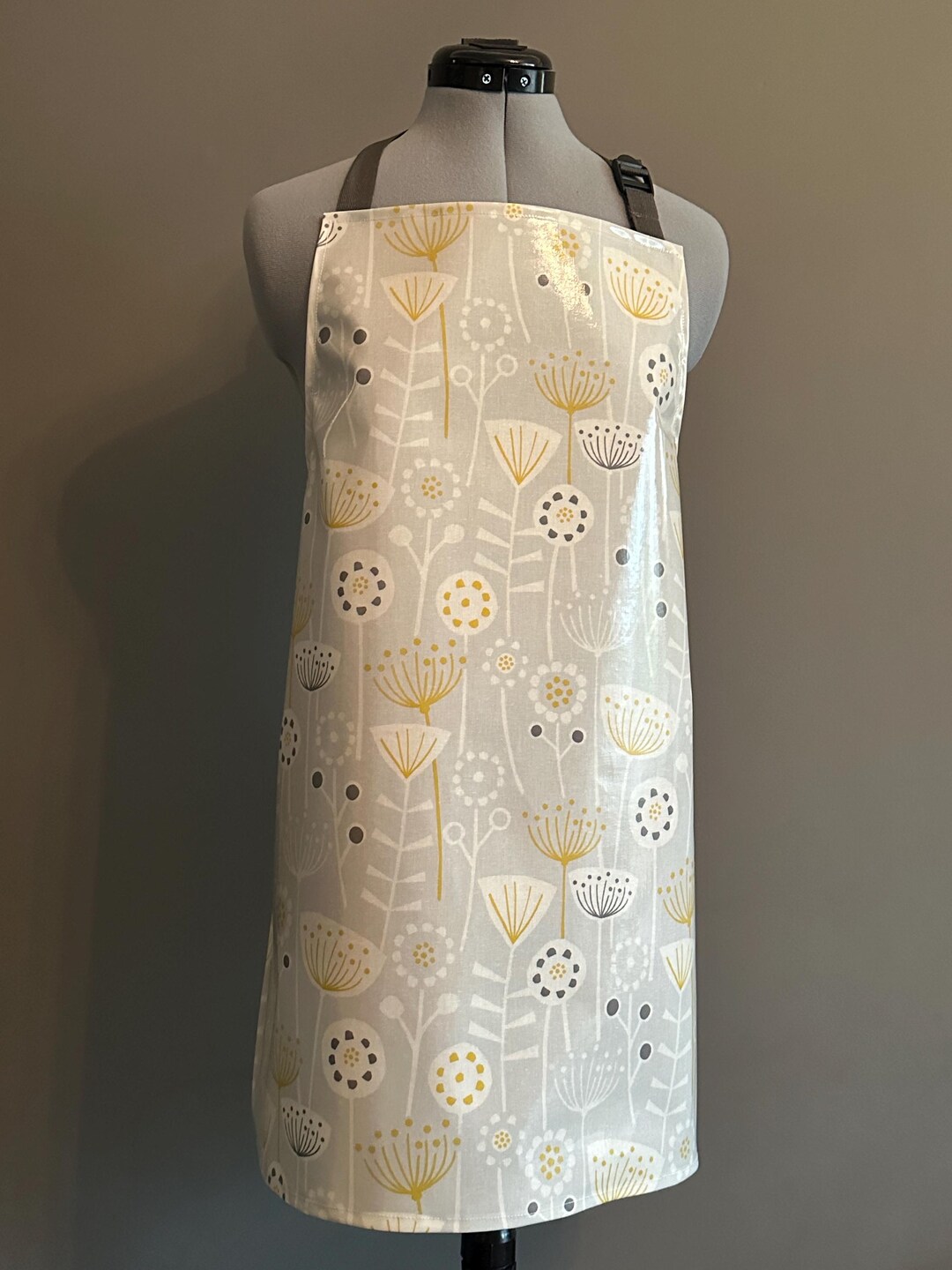 Wipeable Scandi Flower Apron - Etsy UK