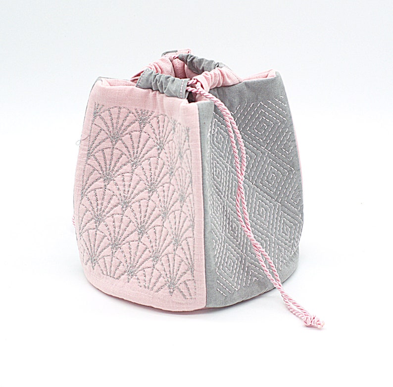 Japanese Drawstring Pouch - Komebukuro - Gray & Pink, Sashiko Quilt ...