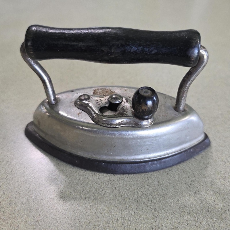 Antique Sad Iron - Etsy