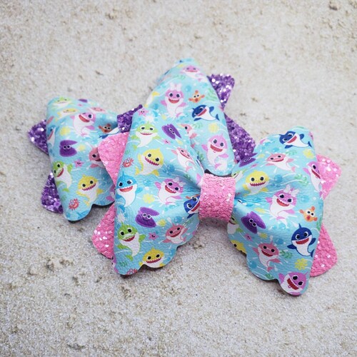 Baby Shark Bow - Etsy