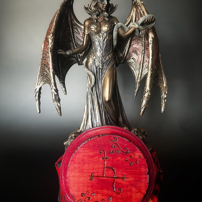 Lilith Statue - Etsy