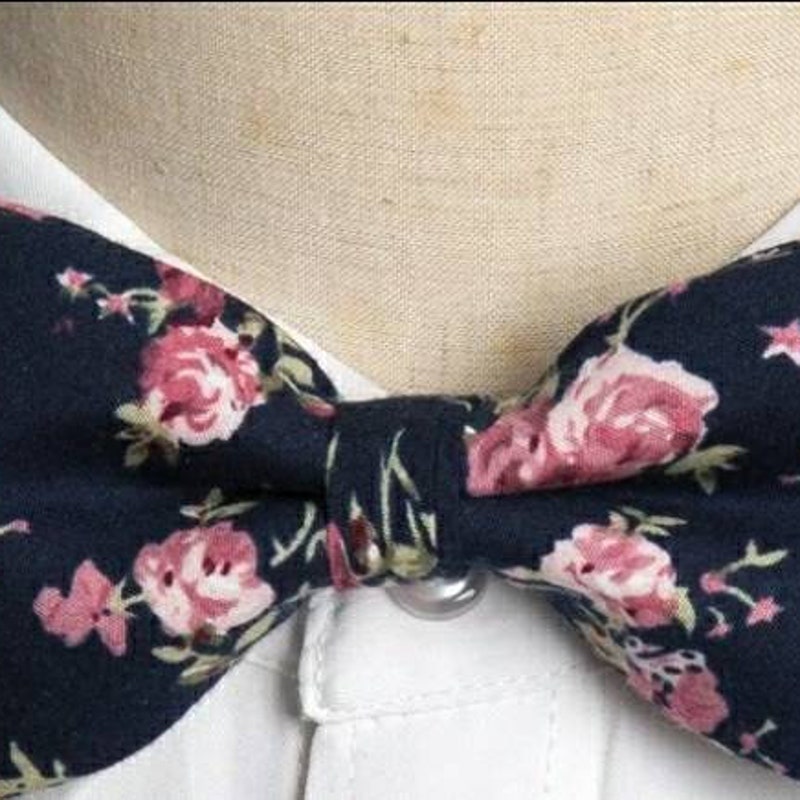 Navy Floral Bow Tie - Etsy