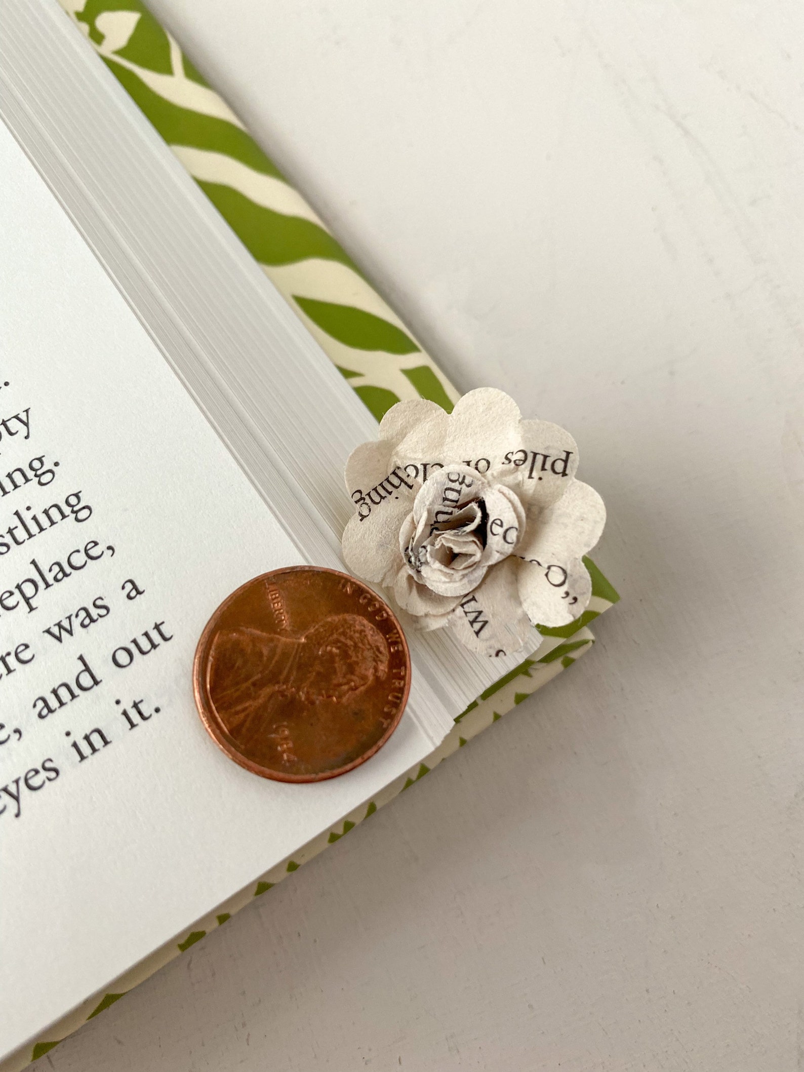 Mini Book Page Roses | Literature Inspired | Literary Decor | Literary ...