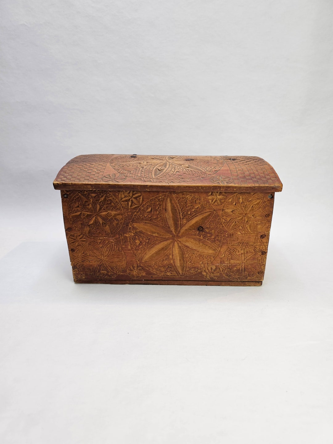 Norwegian Primitive Beauty: Antique Chest With Traditional Acanthus ...