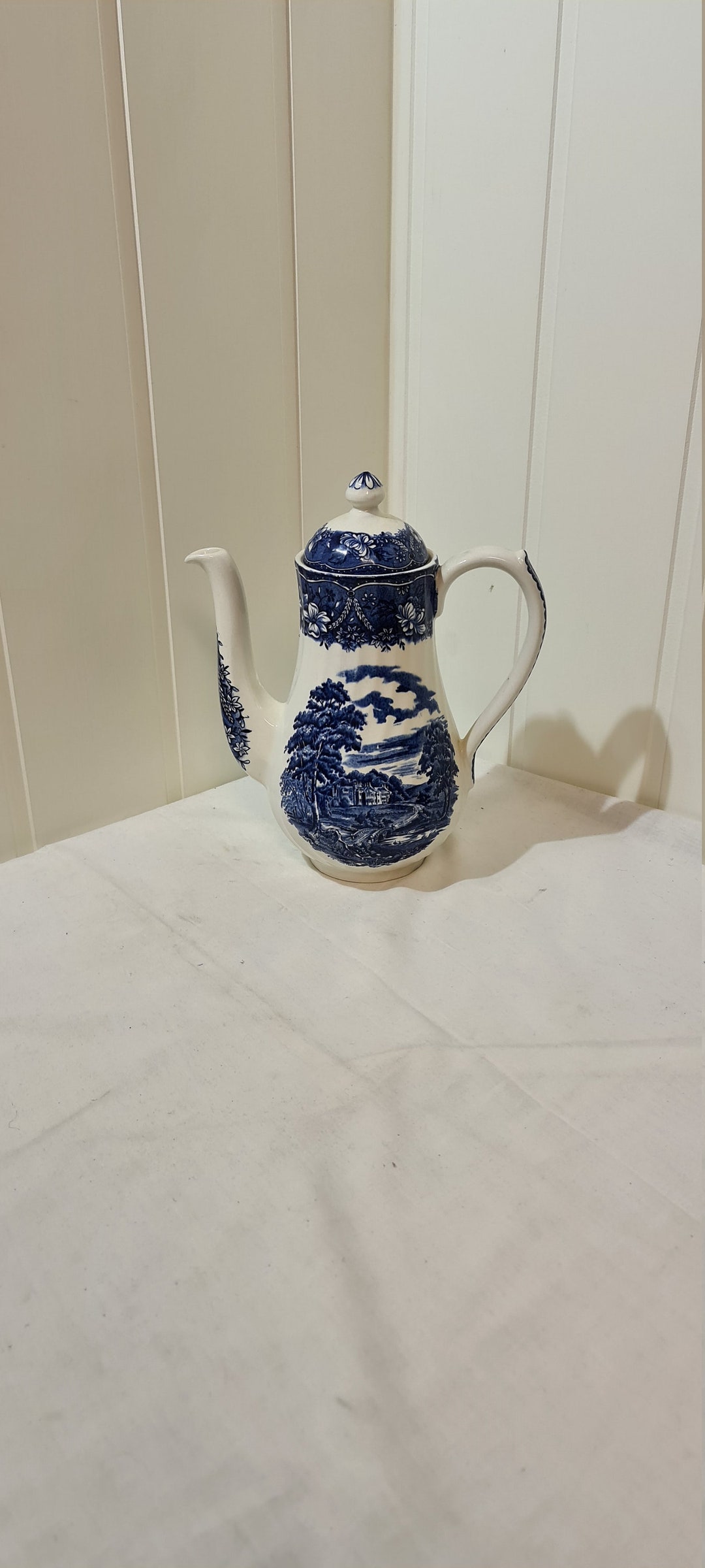 Coffe Pot, Old Castle by Barratts, English Staffordshire 1960s - Etsy