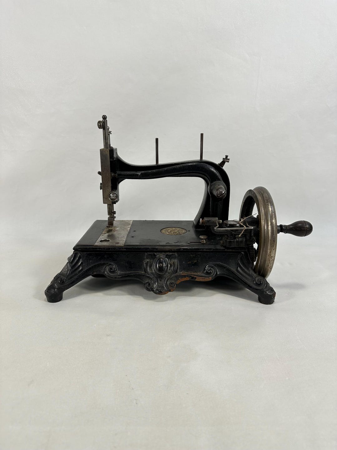Grover & Baker 1800s Double Thread Sewing Machine - Cast Iron With ...
