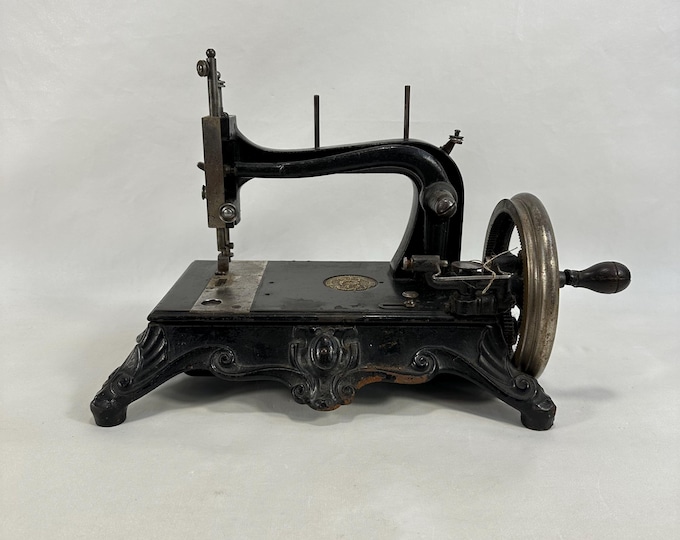 Grover & Baker 1800s Double Thread Sewing Machine - Cast Iron With ...