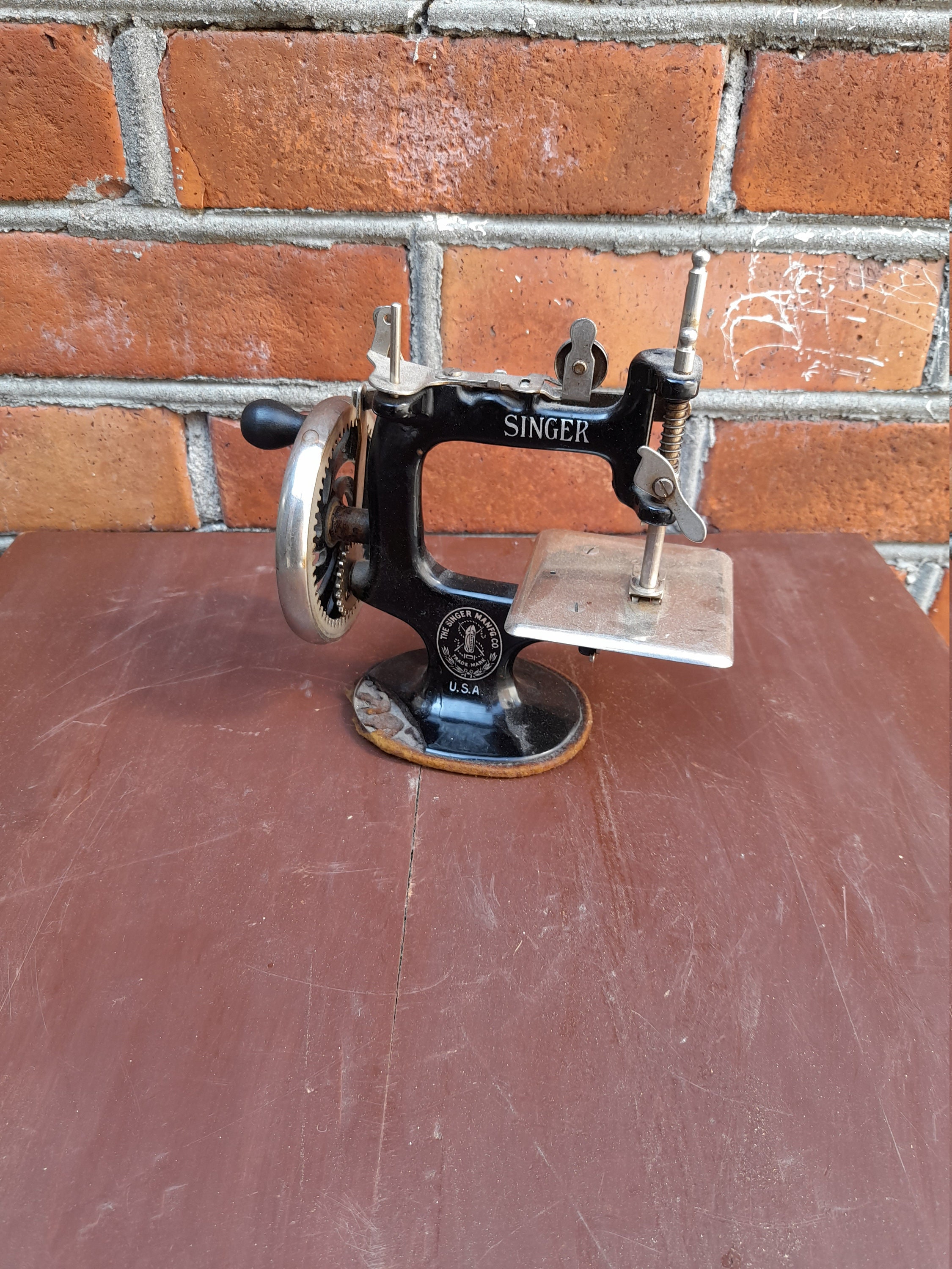 Singer Sewing Machine Decals for sale| 100 ads for used Singer Sewing ...