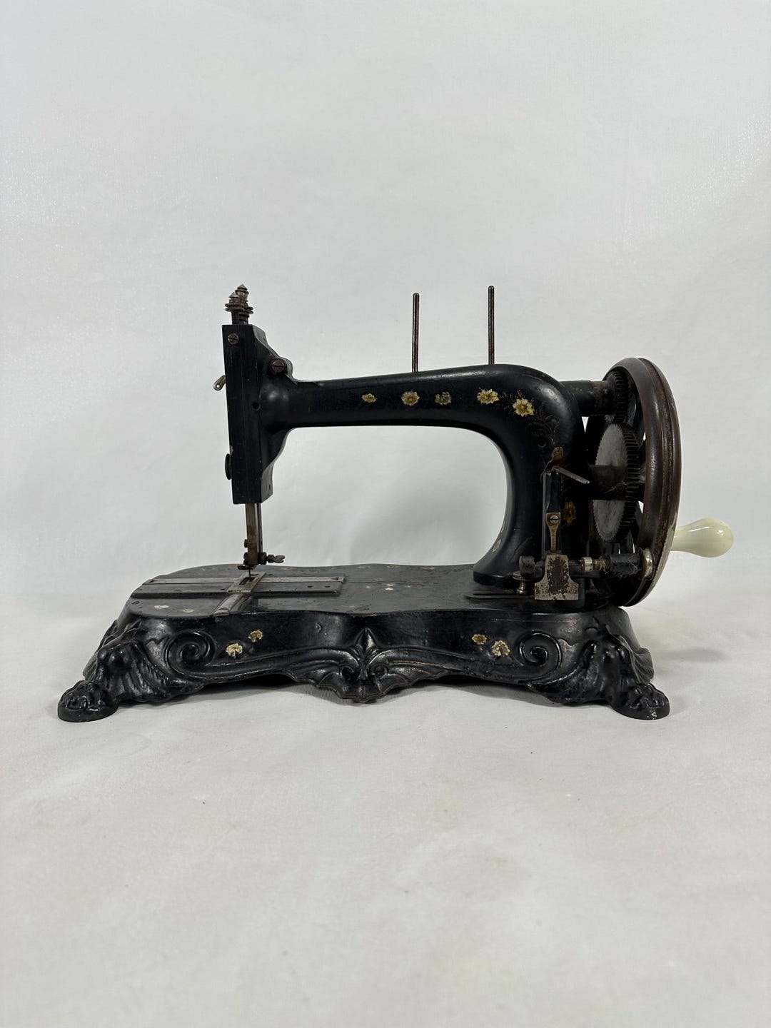 Antique Saxonia Regia 1800s Double Thread Hand Crank Sewing Machine ...