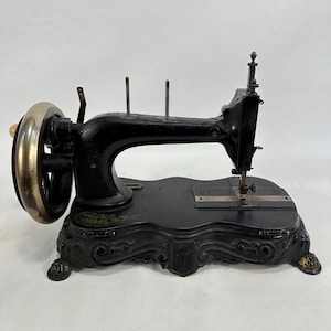 Antique Saxonia Regia 1800s - Double Thread Hand Crank Sewing Machine ...