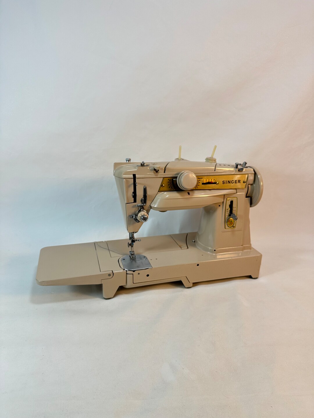 Vintage Singer 431G Slant-o-matic Free Arm Embroidery Sewing Machine ...