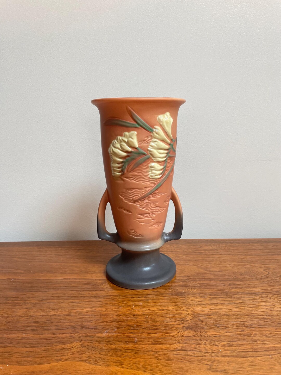 Vintage Roseville Reproduction Pottery Vase 125-10 Freesia Pattern ...