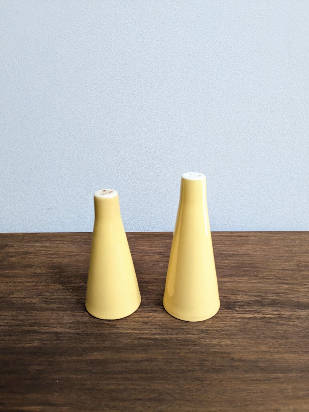 Mid Century Modern Yellow Salt and Pepper Shaker Set / Mid Mod Kitchen ...