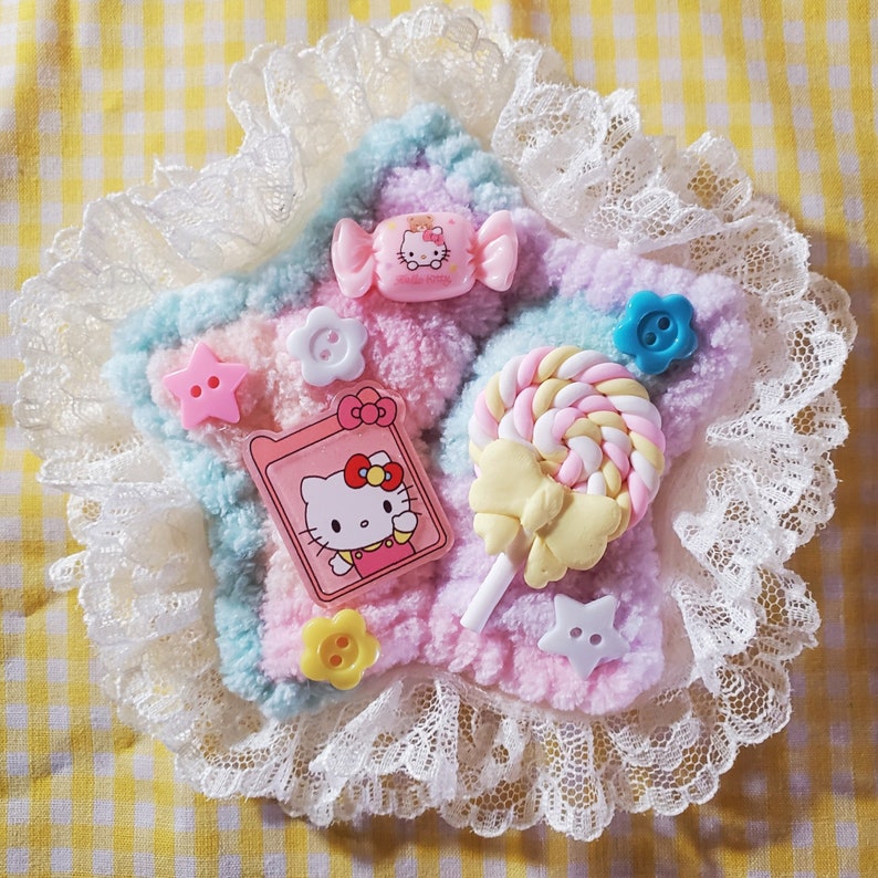 Sanrio/ Character/ Pins/brooch/kawaii/ Fairy Kei/fairycore/ Kidcore ...