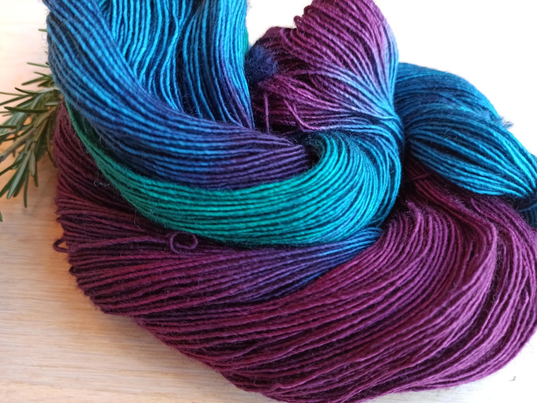 Peacocks Feather Handdyed Yarn, Merino Wool Superwash, Single-ply, 350m ...