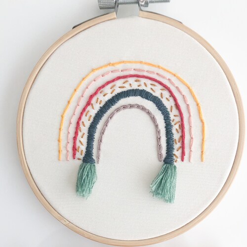 Rainbow Hand Embroidery Pattern // Rainbow Sampler // Beginner - Etsy