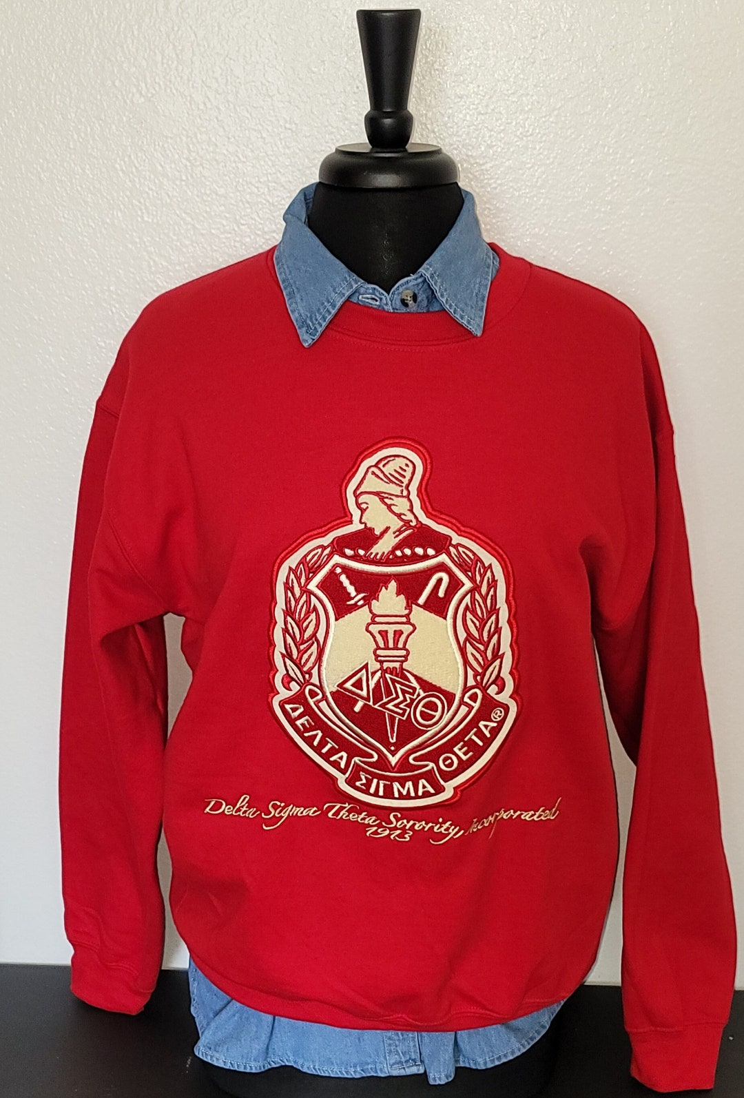 Delta Sigma Theta Crimson and Cream Chenille Crest Crew - Etsy