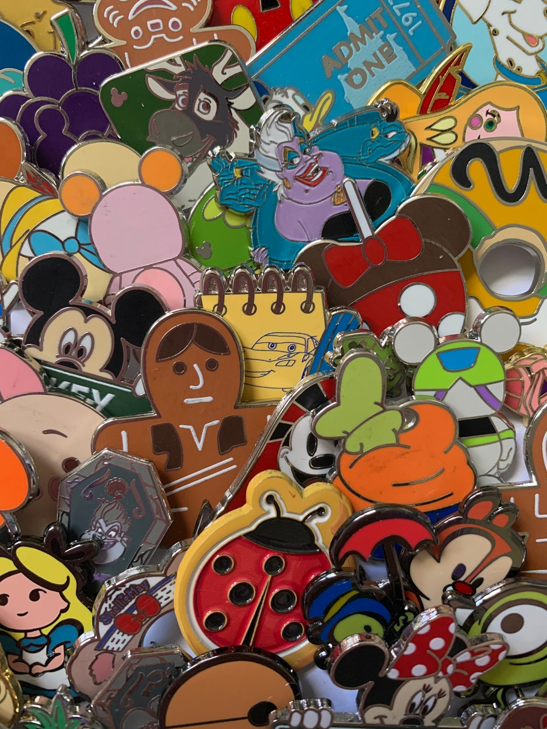 10 Random Disney Character Trading Pin Lot Princesses Goofy Minnie ...