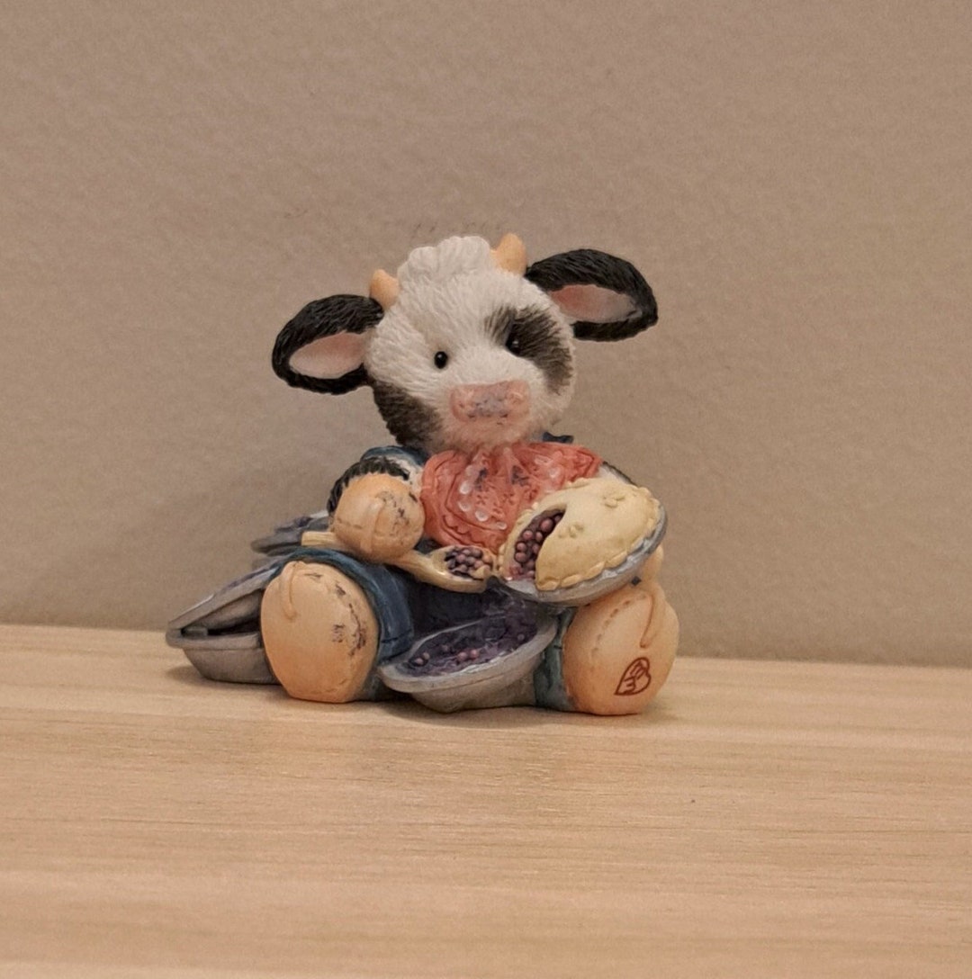 Marys Moo Moos Blueberry Cow Pies Figurine 1994 - Etsy
