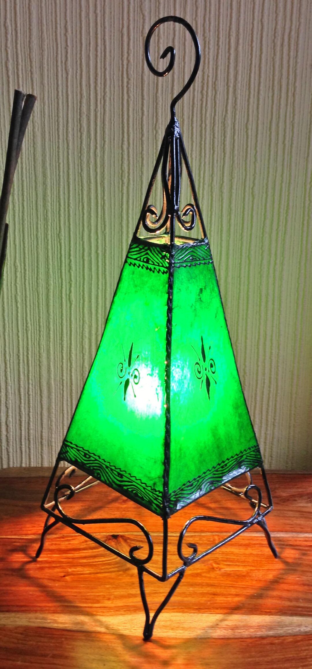 Plain Moroccan Henna Table / Floor Lamp - Pyramid Shape - Green 60 CM ...
