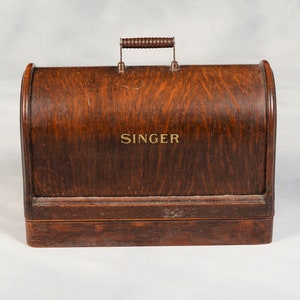Vintage Hand Crank Singer Sewing Machine With Bentwood Case Cir. 1922 ...
