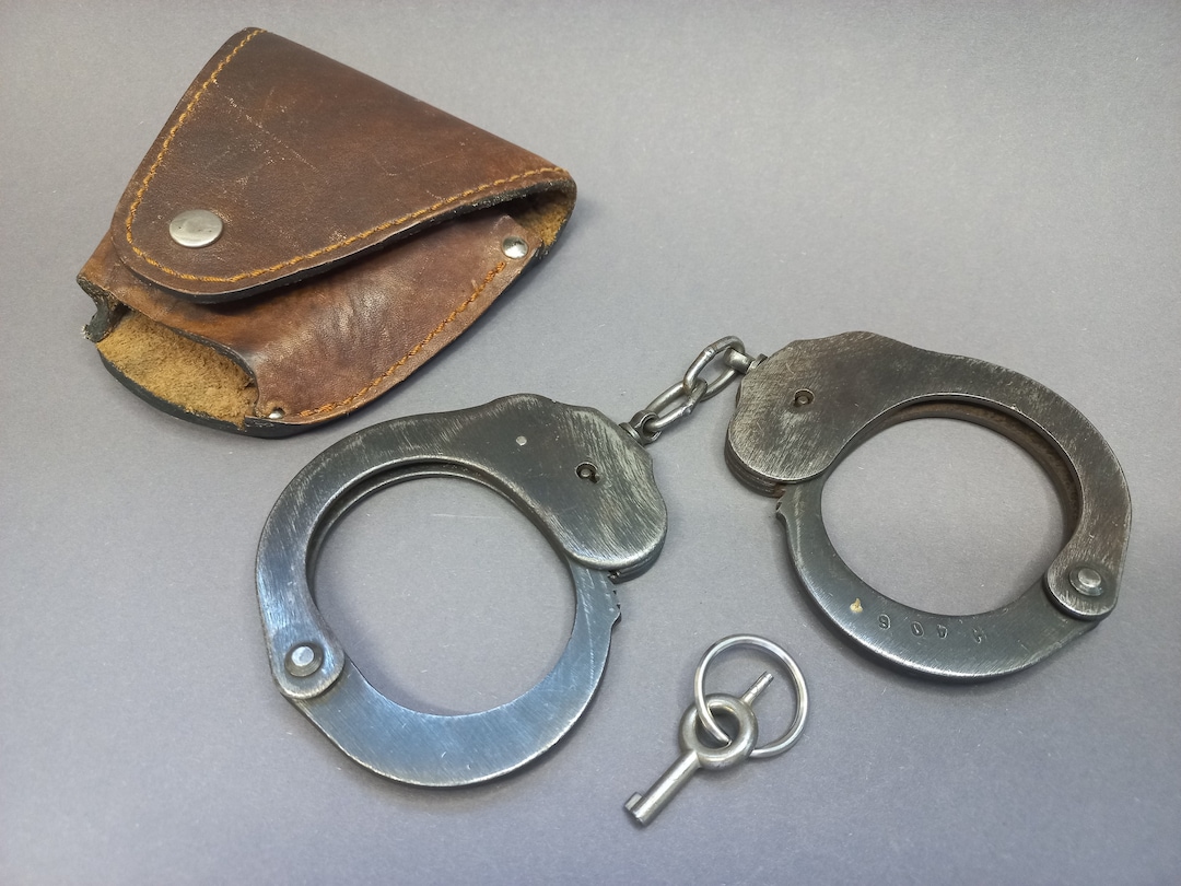 Soviet Vintage Handcuffs,ussr Police Handcuffs,1 Key - Etsy