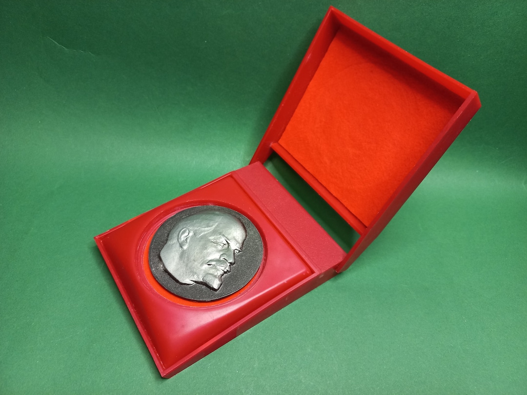 Soviet Vintage Plaque Lenin, Communist Table Medal, Symbolism USSR ...