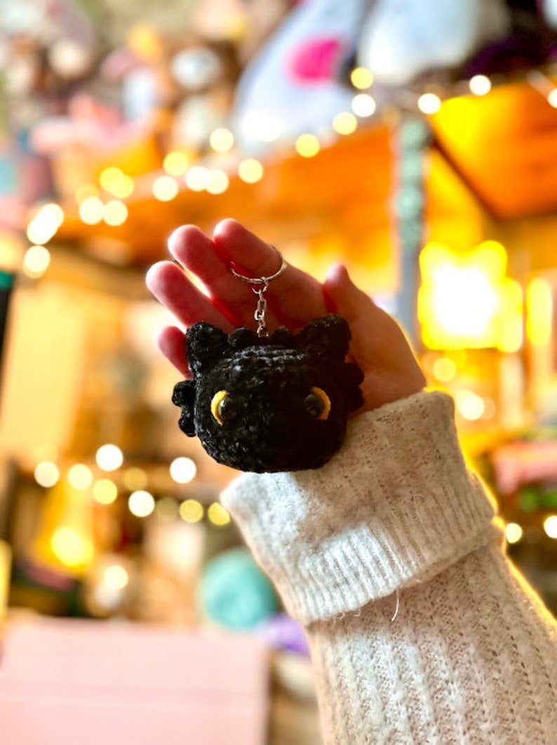 Crochet Light Fury Toothless HTTYD Keychain - Etsy