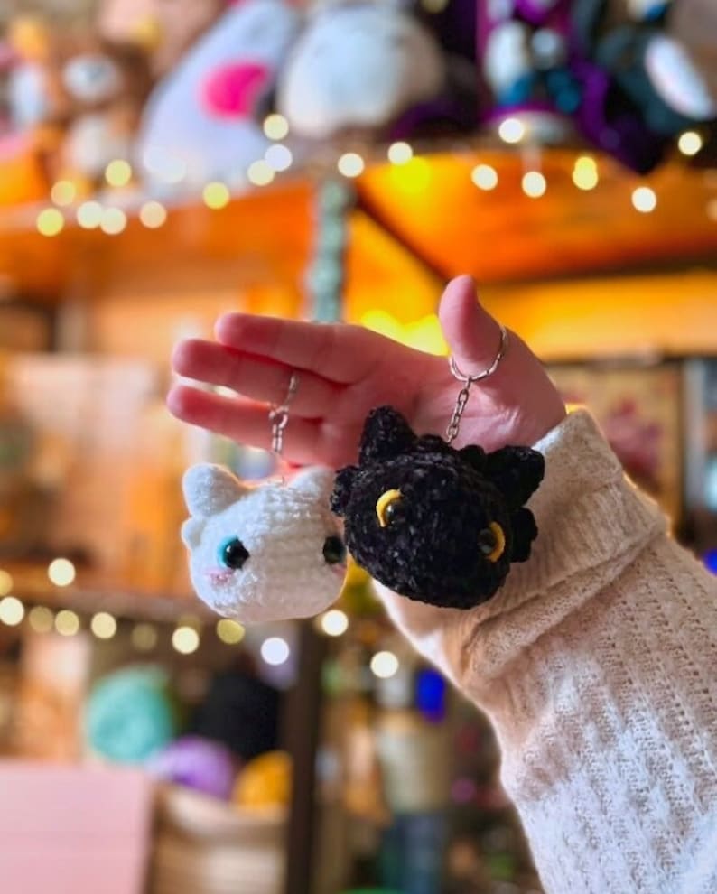 Crochet Light Fury - Toothless | HTTYD | Keychain - Etsy