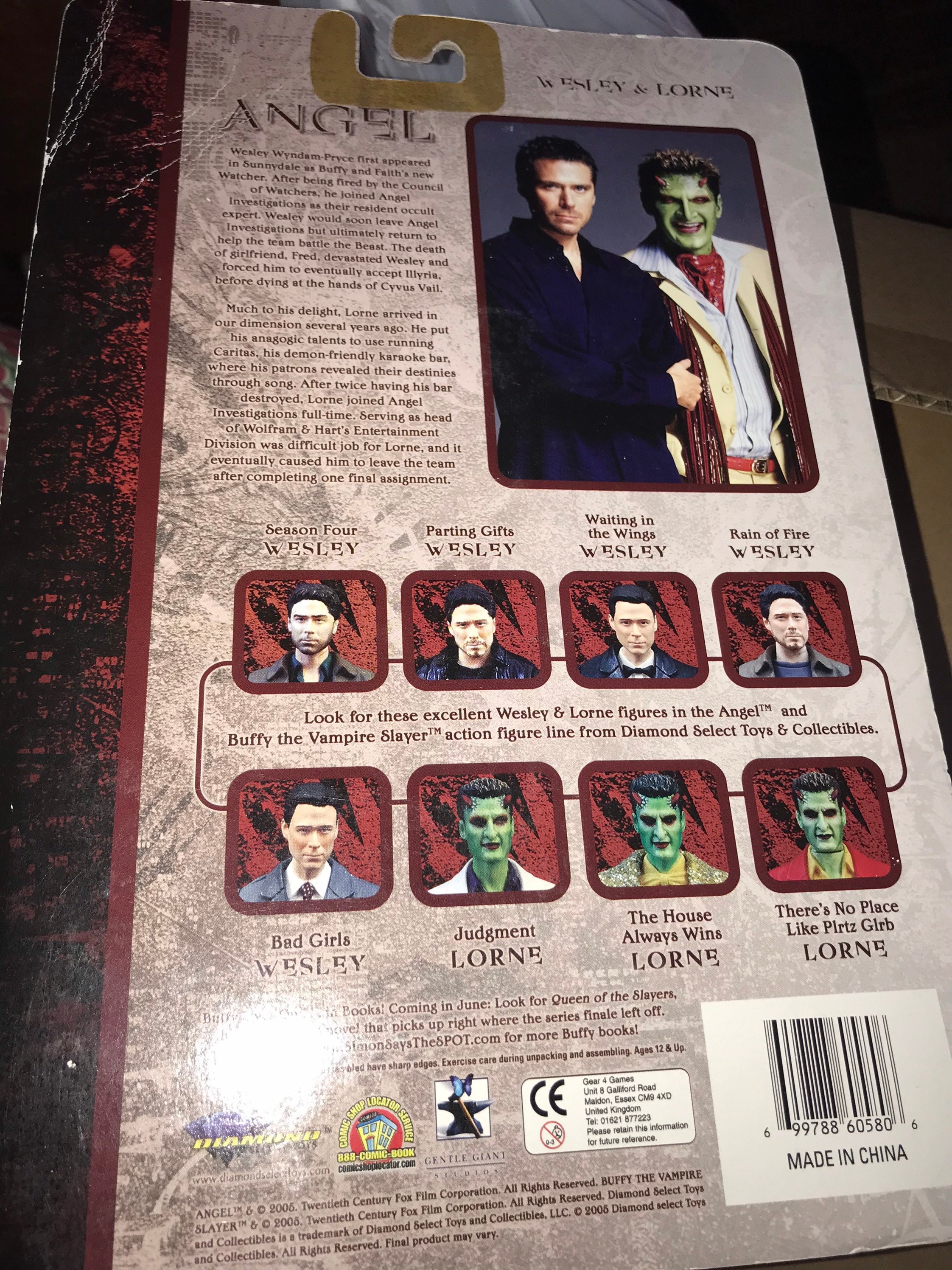 Wesley-angel season 4 Action Figure With Bloody Axe diamond Select Toys ...