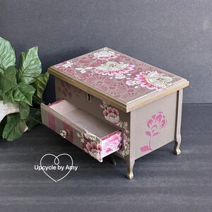 Jewelry Box. Pretty Paisley Jewelry Chest. Metallic Creamy Beige and ...