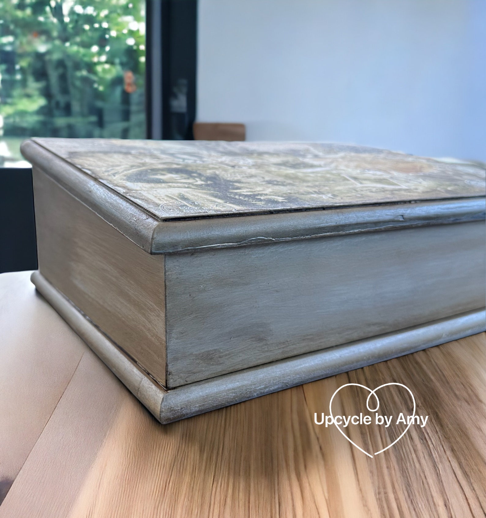 Memory Box. Vintage Girl Keepsake. Rustic Desktop Storage Box. Vacation ...