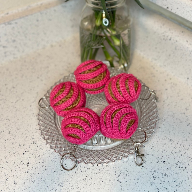 Crochet Concha Keychains - Etsy