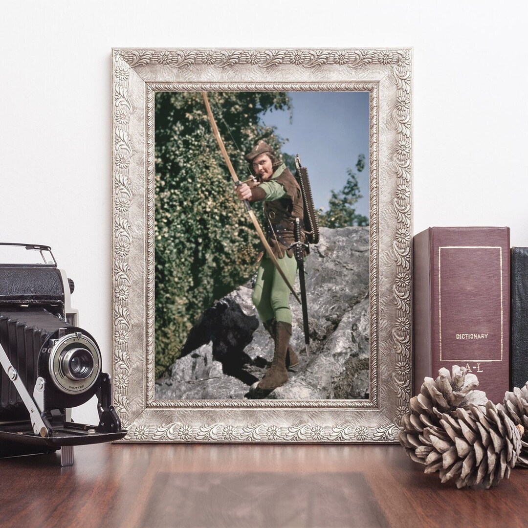 Robin Hood 8.5 X 11 Deluxe Wall Art Print Errol Flynn as Robin Hood ...