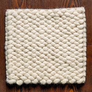 Ivory Cashew Looped Chunky Indoor Wool Rug - Hand Woven Premium ...