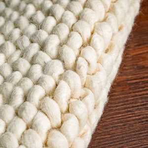 Ivory Cashew Looped Chunky Indoor Wool Rug - Hand Woven Premium ...