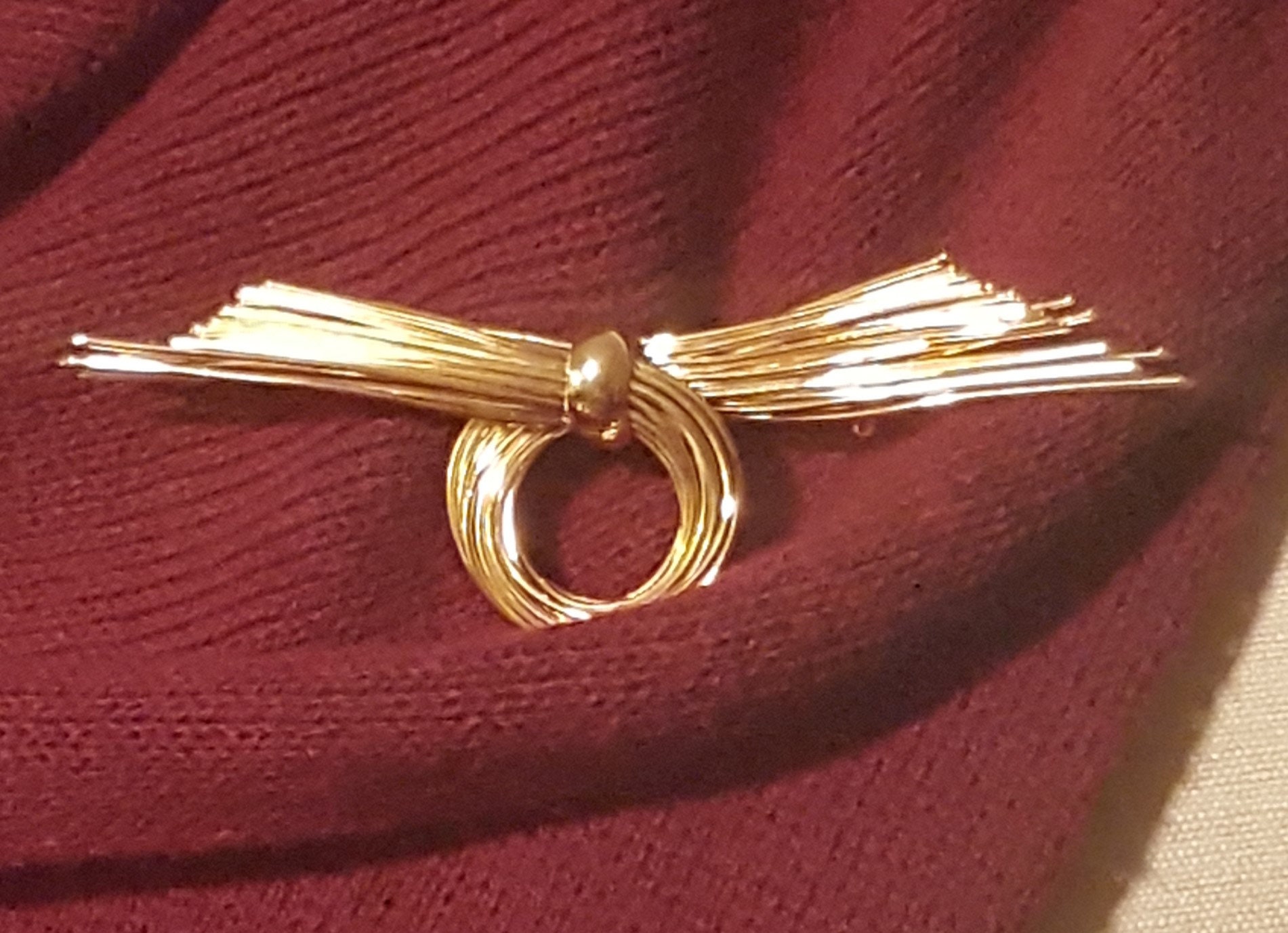 Gold Vintage Wire Brooch - Etsy