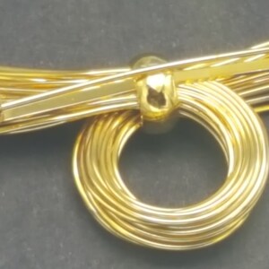 Gold Vintage Wire Brooch - Etsy